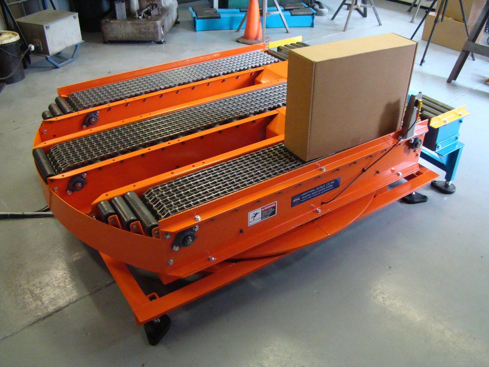 Hartman Scale Co. - Turn Table Conveyor